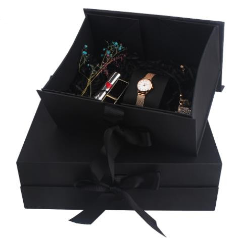 Quality 4cm Height SGS Paper Folding Gift Box , 35cm Width Cardboard Gift Boxes for sale