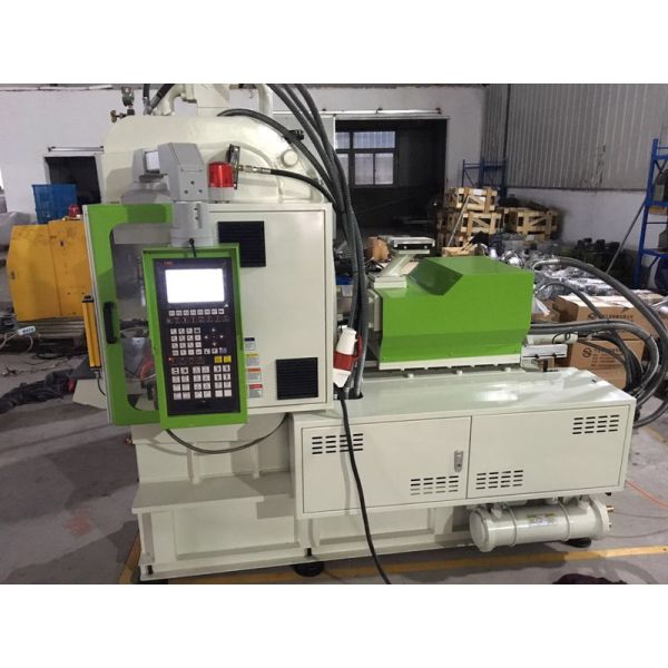 Quality VERTICAL standard plastic injection molding machine for electrical outlet for sale