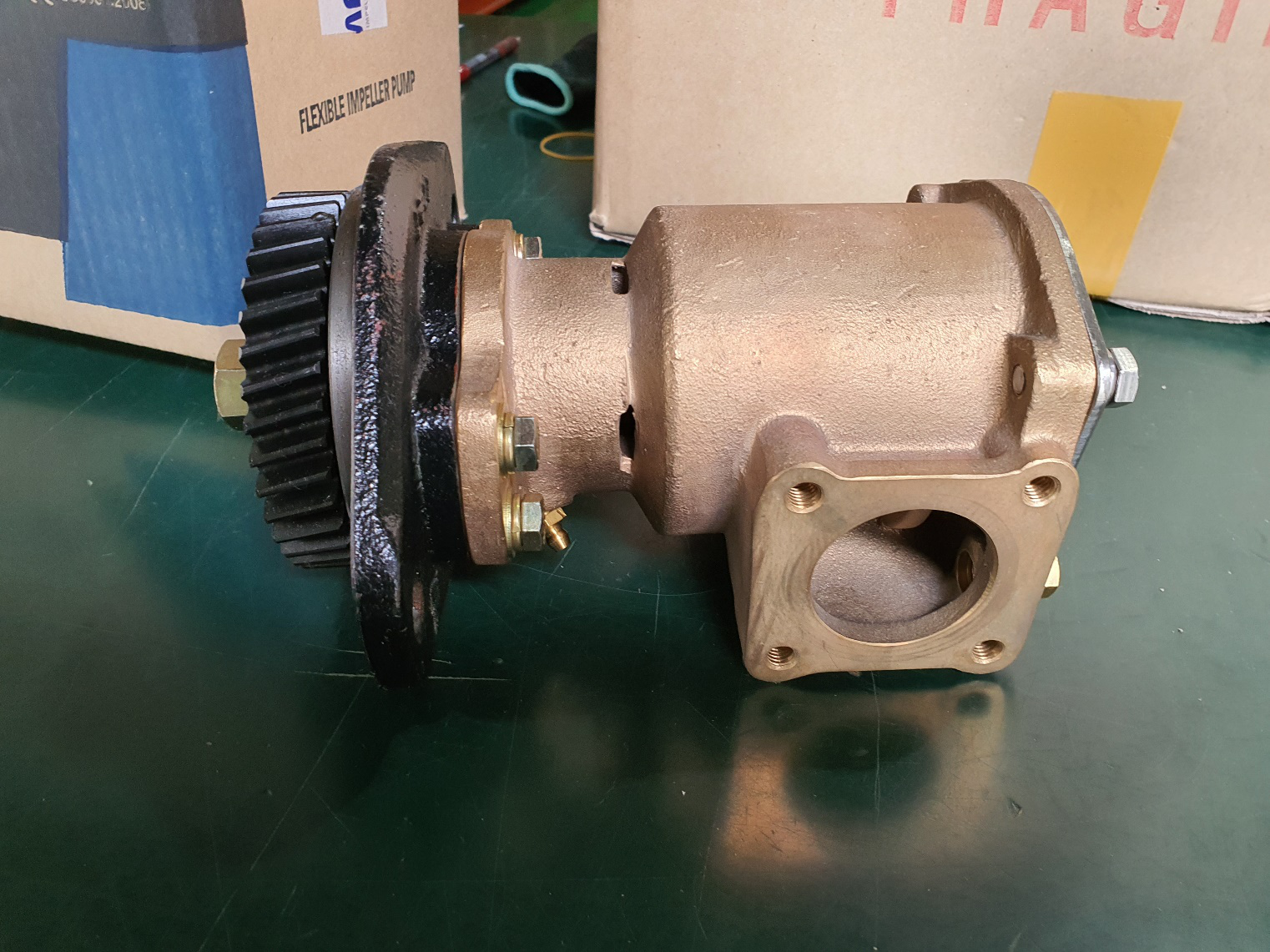 Cummins Marine Sea Water Pump, Rubber Impeller Water Pump, Cummins 6CT Engine Motor 3866493 3964765 Raw Sea Water Pump