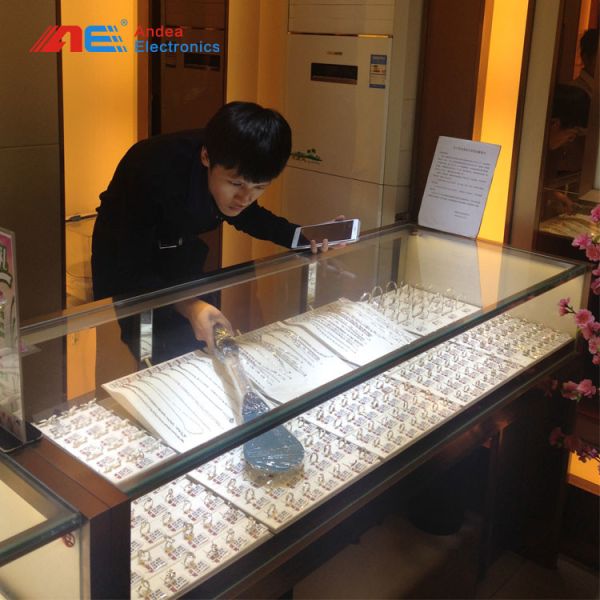 Quality 6m IOT RFID Reader 860-960Mhz Long Range Jewelry Safety RFID Handheld Device for sale