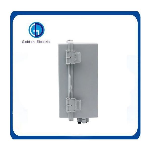 Quality Flame Resistance 4 String Solar Combiner Box PV Array Plastic DC 1000V for sale