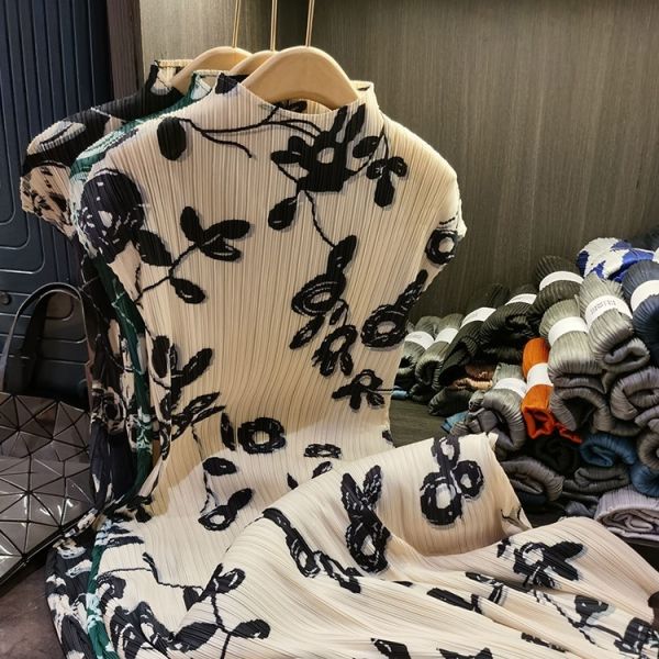 Quality High End Three House Style Standing Neck Short Sleeved Printed Pleated Dress with a Slit at the Hem, Women's Summer New Style for sale