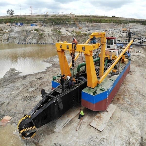 Quality Powerful Diesel Engine 26inch Cutter Suction Dredger with 2000m Discharge for sale