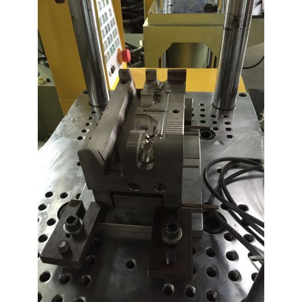 Quality 35T Plastic Vertical Injection Moulding Machine Max Daylight 340/280mm For Chip for sale