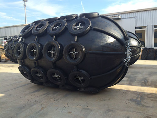 Quality Yokohama Pneumatic Boat Buoys Fenders Tire Chain 80KPa Boat Guard Fenders for sale