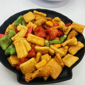 Quality oem puffed rice crispy cracker in bulk snack chinese manufacturers for sale