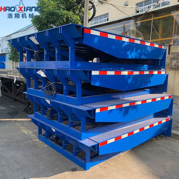 Quality Precision Steel Pipe Hydraulic Dock Leveler For Heavy-Duty Loading 380V/50Hz Power Supply for sale