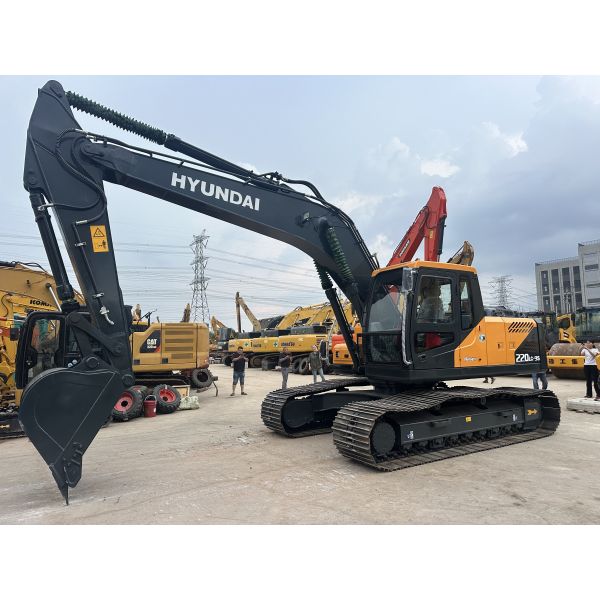 Quality Used Hyundai 220LC-9S Crawler Hydraulic Excavator With 800mm Widened Track for sale