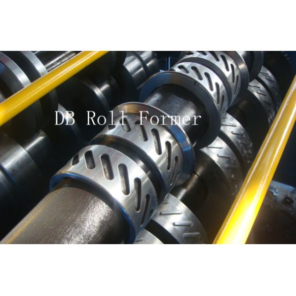 Quality Metal Deck Roll Forming Machinery with High Speed Running with Hydraulic System for sale