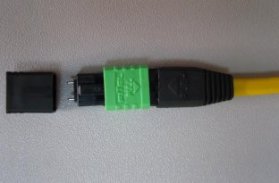 Quality ISO, ROHS APC/UPC/PC Multi-core Multi-channel Pluggable MPO/MTP Fiber Optic Connector for sale