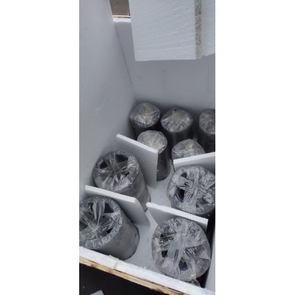Quality 740*400*2300 Big Blocks Flake Graphite Bulk Density 1.75 Crystal Morphology 0 for sale