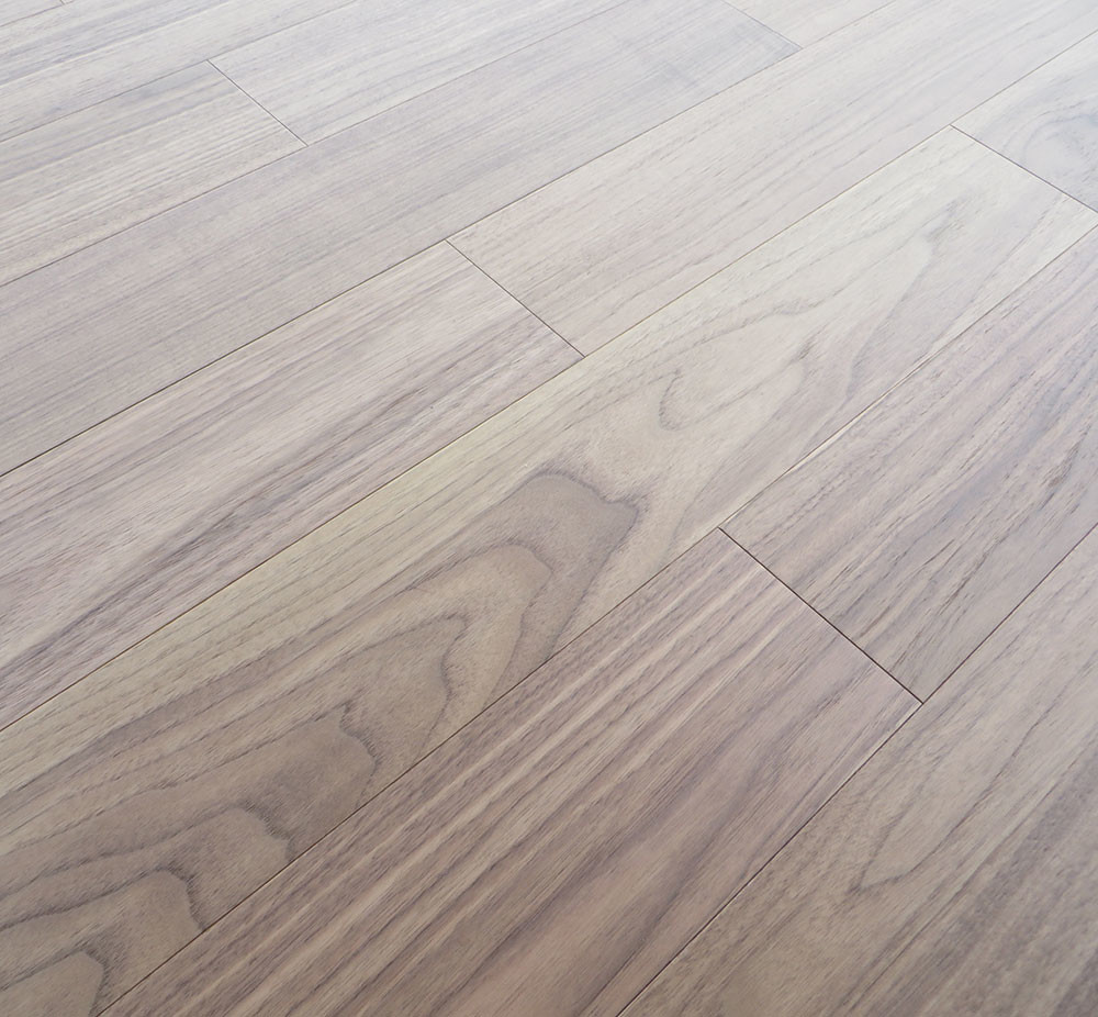 Quality slight brushed American walnut engineered wood flooring, natural lacquer with for sale
