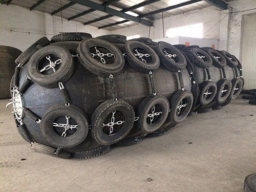 Quality D700mm*L1500mm Floating Yokohama Pneumatic Fender Safe Reliable Wide Application for sale