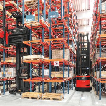 Quality VNA Rack Very Narrow Aisle Heavy Duty Rack VNA Pallet Racking Warehouse Storage for sale