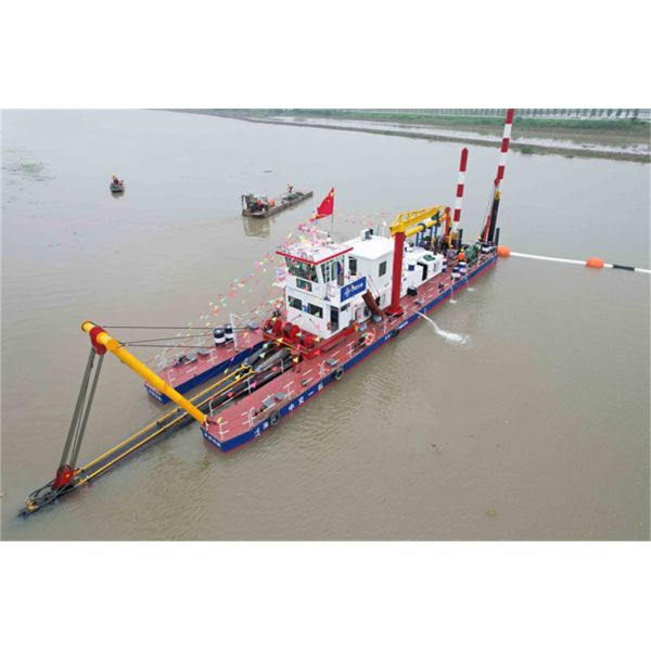 Quality 900 Cbm/H Hydraulic 26 Inch Cutter Suction Dredger For Sand Dredging Or Mud for sale