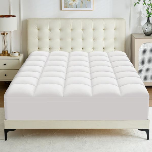 Quality Feather Mattress Pad Providing Even Warmth Distribution and High Purity Feather Filling with Hand Stitched Binding for sale