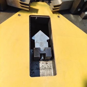 Quality Corner Crimping Machine 380V Aluminium Window Crimper Front Position Up And Down for sale