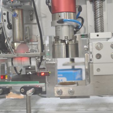 Quality 2000BPH Chemical Filling Capping Labeling Machine for Antifreeze Solution/Liquid for sale