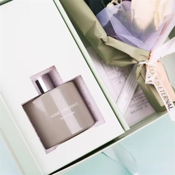 Quality Gift Box Set Reed Diffuser Perfume Set With Packaging Boxes 120ml Aroma for sale