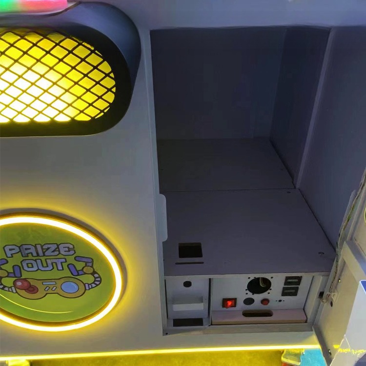 Dreamland claw crane machine in operation