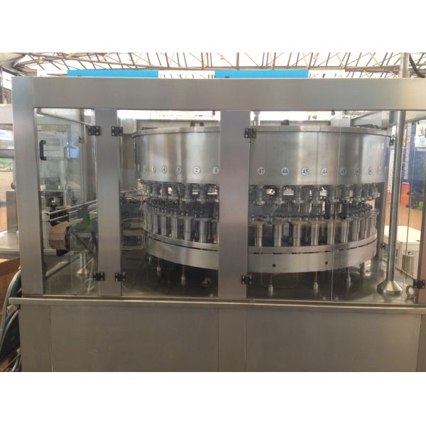 Quality 4 Degree Soft Drink Filling Machine 2360*1770*2700MM Bottle Canning Machine for sale