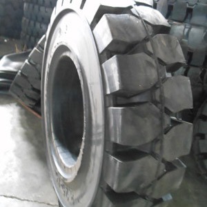 Quality OEM Solid Industrial Forklift Tires 825-15 For Wheel Barrow Loader for sale