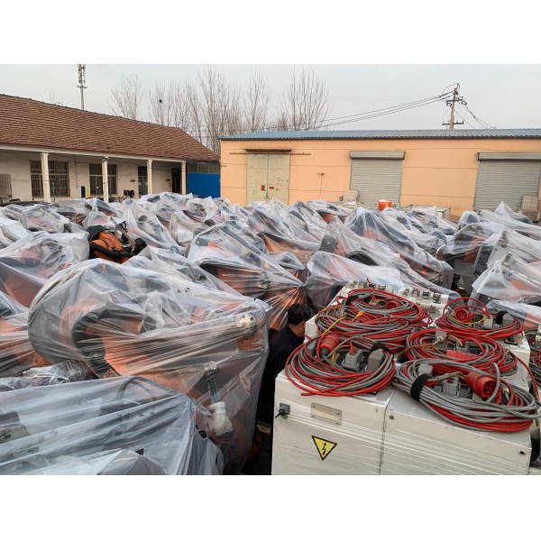 Quality IP54 Used Kuka Robot With Gripper For Pick And Place Robot Arm for sale