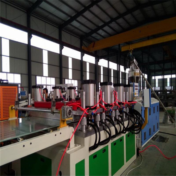 Quality PLC Controlled High Capacity Board Extrusion Line With Crusher Auxiliary System for sale
