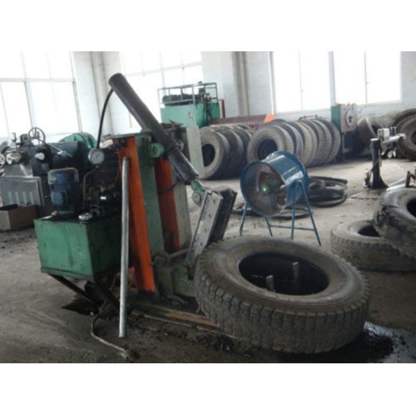 Quality XKP560 Old Tyre Powder Making Machine 45Kw Tire Shredding Machine for sale