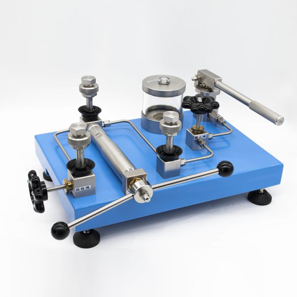 Quality 60Mpa Desktop High Pressure Calibration Pump Oil Hydraulic Pressure Source for sale