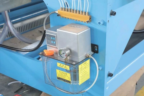 Intelligent Fully Automatic Carton Board Flute Laminating Machine with CE Shield Zgfm1500