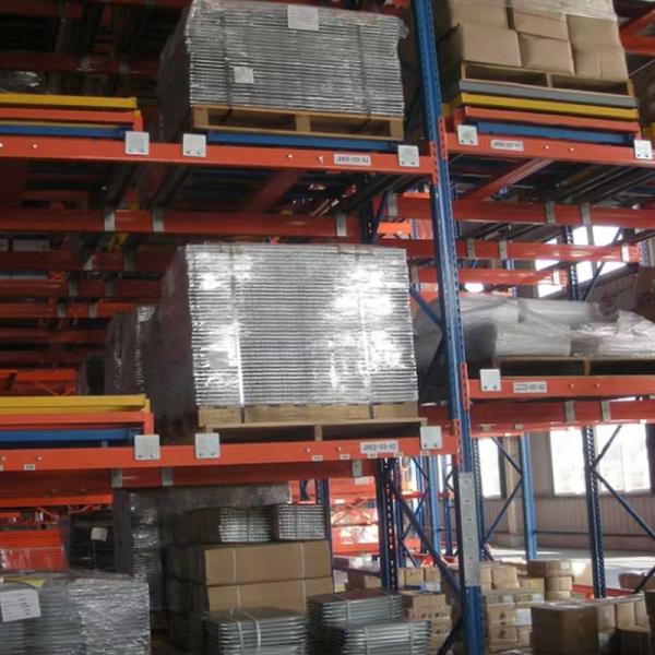 Quality 1000kg Push Back Roller Racking Press In Shelving Push Back Pallet Rack System for sale