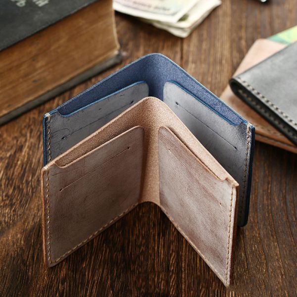 Quality Nylon Lined Retro First-Layer Cowhide Hand-Stitched Small Wallet for Your for sale