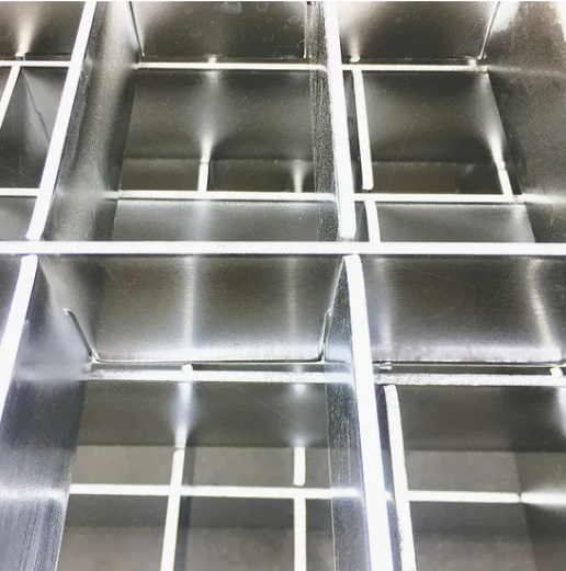 Quality Hot Dip Galvanized Steel Grating with High Strength-to-Weight Ratio and for sale