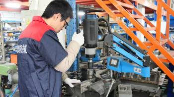 China Factory - Shenzhen Weixin Plastic Machinery Factory