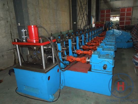 Quality Gear Box Transmission Guardrail Roll Forming Machine Punching Press Automatic for sale