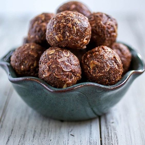 Quality Swedish Chokladbollar Chocolate Truffle Making Machine Automatic Encrusting for sale