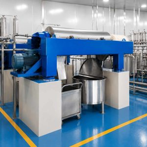 Quality Industrial Decanter Centrifuge with Wear-Protected Scroll Conveyor for sale