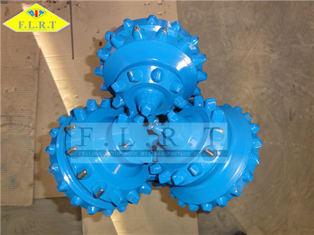 Quality 13 5/8 Inch Tricone Roller Bit Reinforced Gauge Protection ISO 9001 Approved for sale