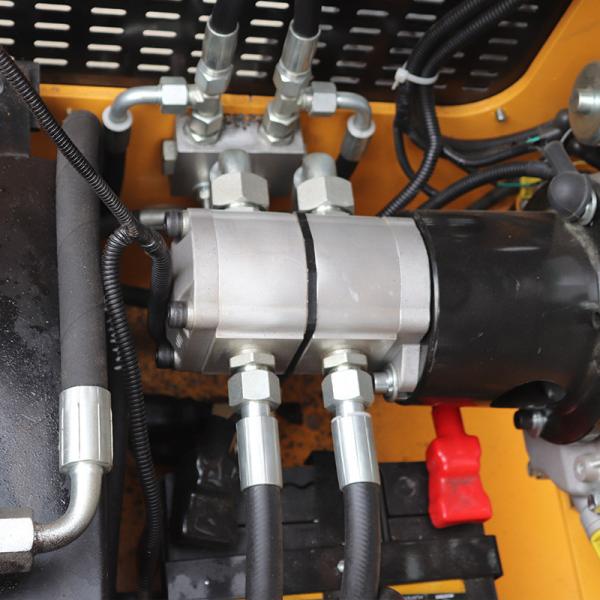 Quality Remote Control Mini Skidsteer Earth Moving Machinery for sale
