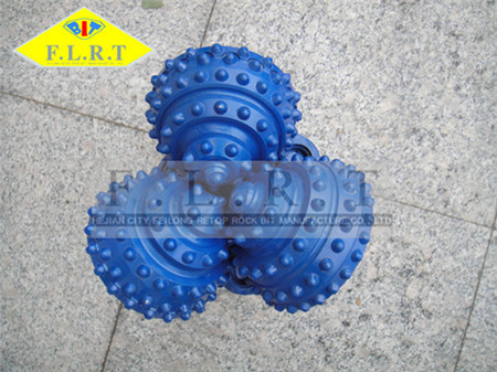 Quality Conical Insert Tricone Rock Bit IADC 635 Blue Color With Sealed Roller Bearing for sale