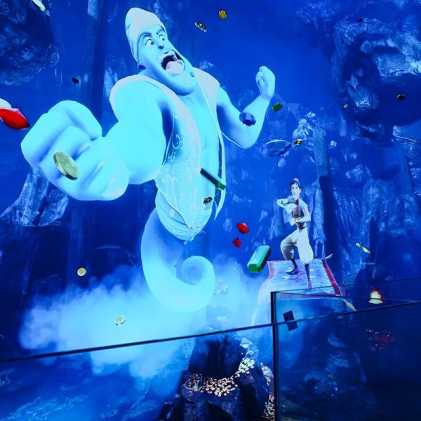 Quality LED Screen Hanging Glass 5D Simulator Cinema VR Immersive Theatre for sale