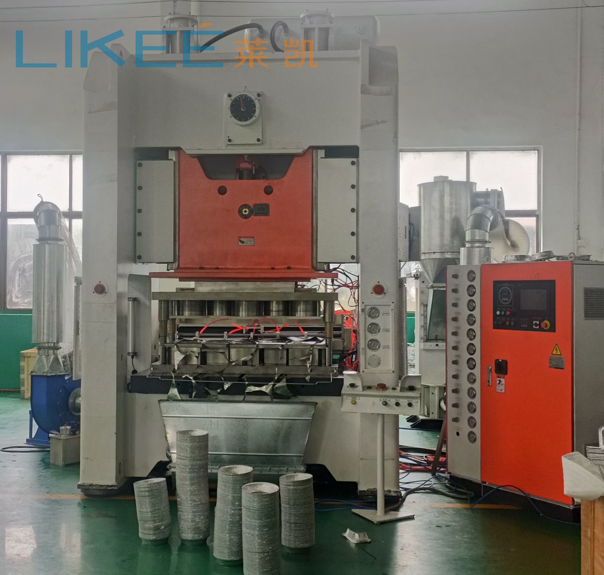 Quality High Speed Automatic Aluminum Foil Tray Making Machine LK-T130 With Long Life for sale