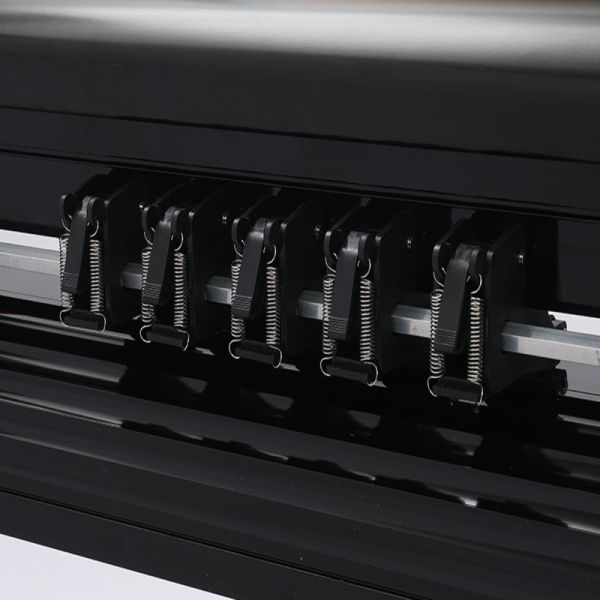 Quality Brand-new Camera Contour Positioning Die-cutting Machine and Cutting Machine V24 for sale