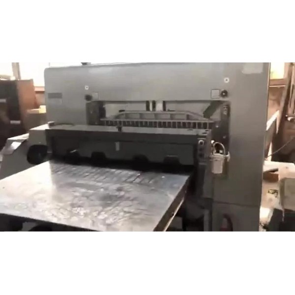 Quality Automatic Program Control 780mm Width Paper Cutting Machine For Printing for sale