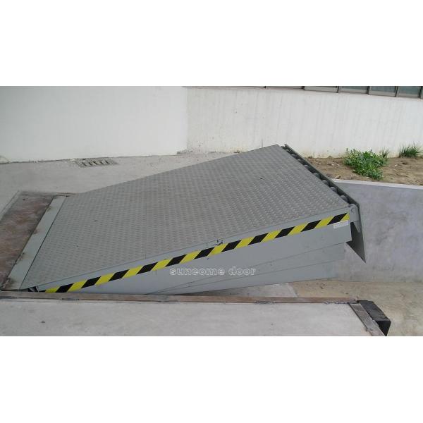 Quality Industrial Dock Leveler 380v 3 Phase Stationary Dock Ramp for sale