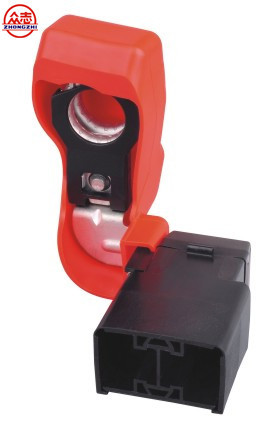 Quality Reliable Automotive Fuse Block With Cover ，Water Resistant Car Battery Fuse for sale