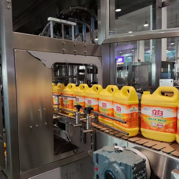 Quality Factory Made 1-5L Detergent Liquid Filling Machine With Capping and Lableling for sale