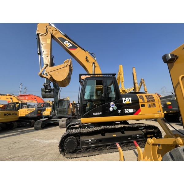 Quality Used CAT 320D2L Excavators equipped with advanced hydraulic systems ensuring smooth control and enhanced operational efficiency for sale