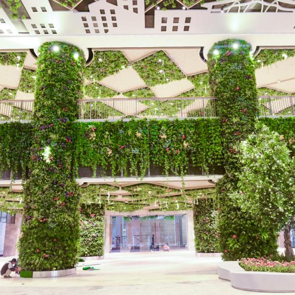 Quality Fire Retardant Artificial Landscape Trees Pillar Plant Shopping Mall Decor for sale